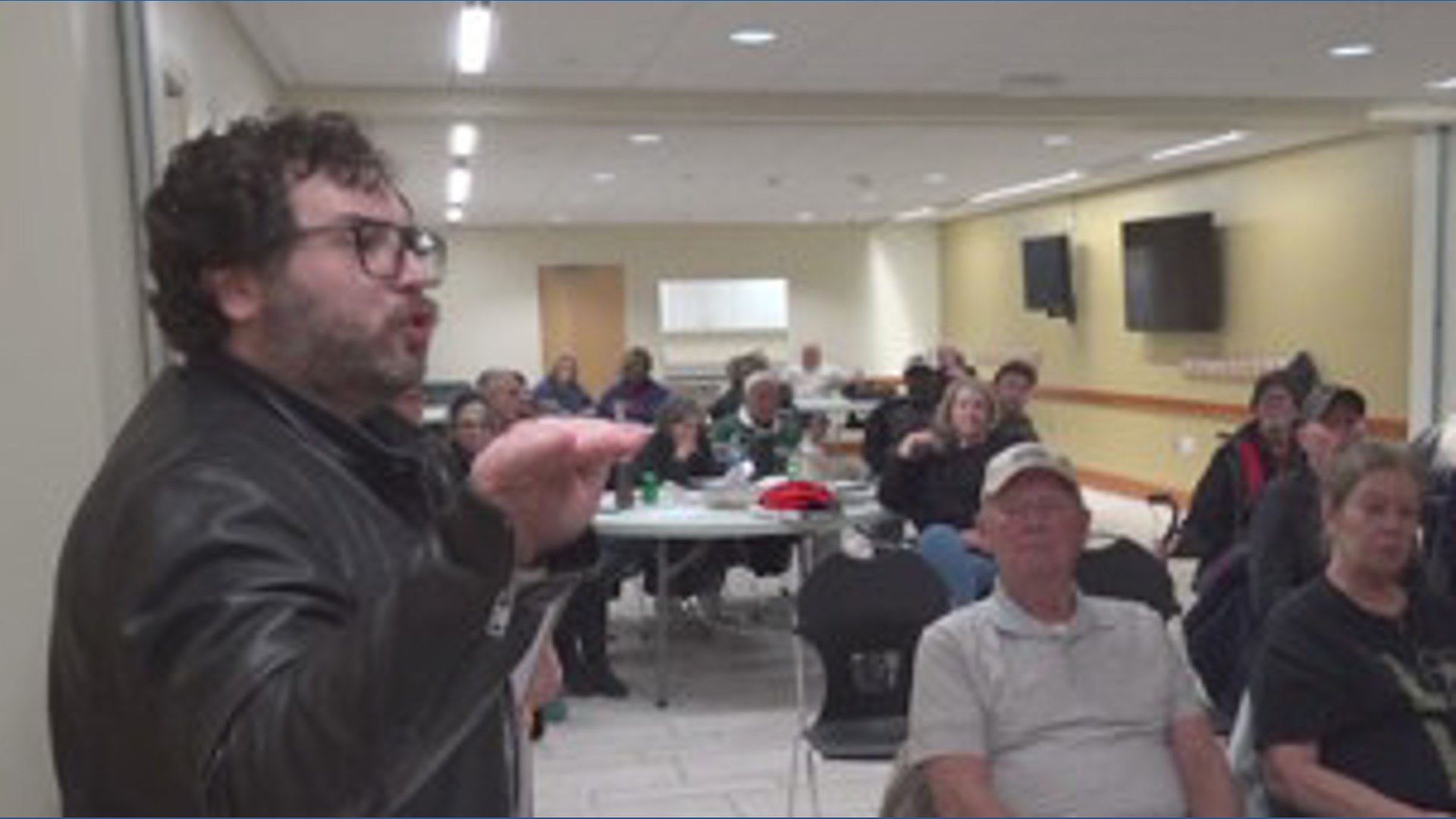 Meeting on Valley Junction townhome proposal draws strong reactions