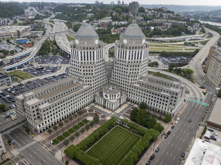 P&G alters Crest toothpaste packaging amid fluoride fight
