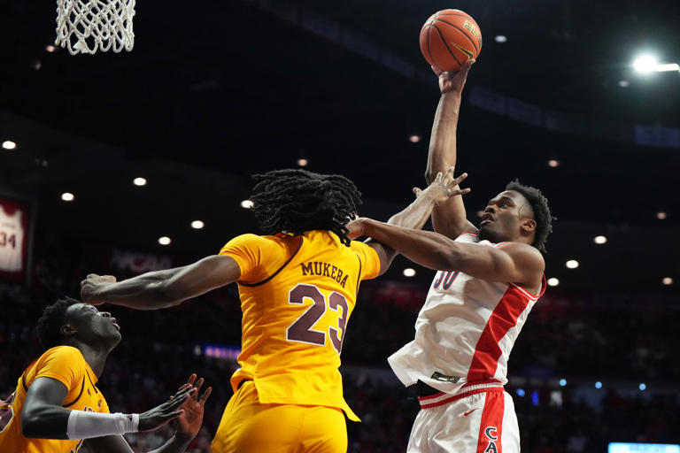 Peat scores 24, No. 1 Arizona remains undefeated with 89-82 win over ...