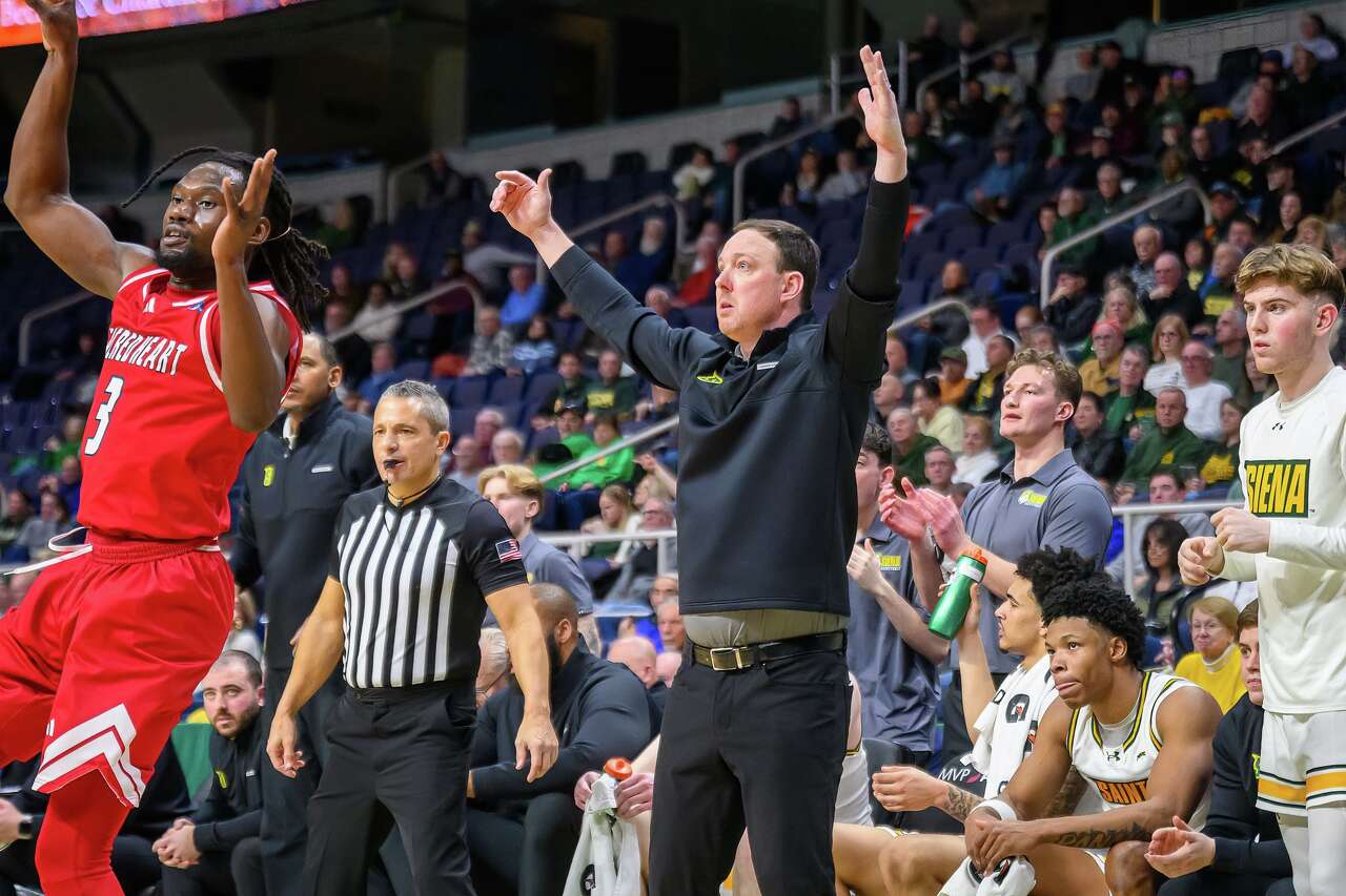 Sacred Heart's 3-point shooting sinks Siena men's basketball