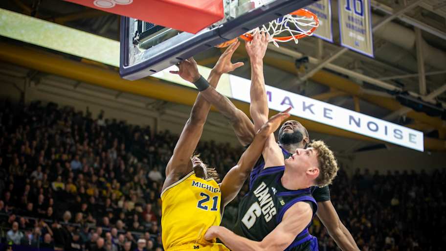 Huskies can't keep up with Michigan and its big men