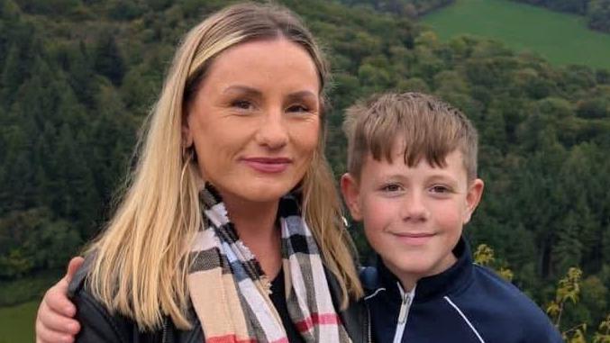 Bravery award for hero boy who saved mum's life