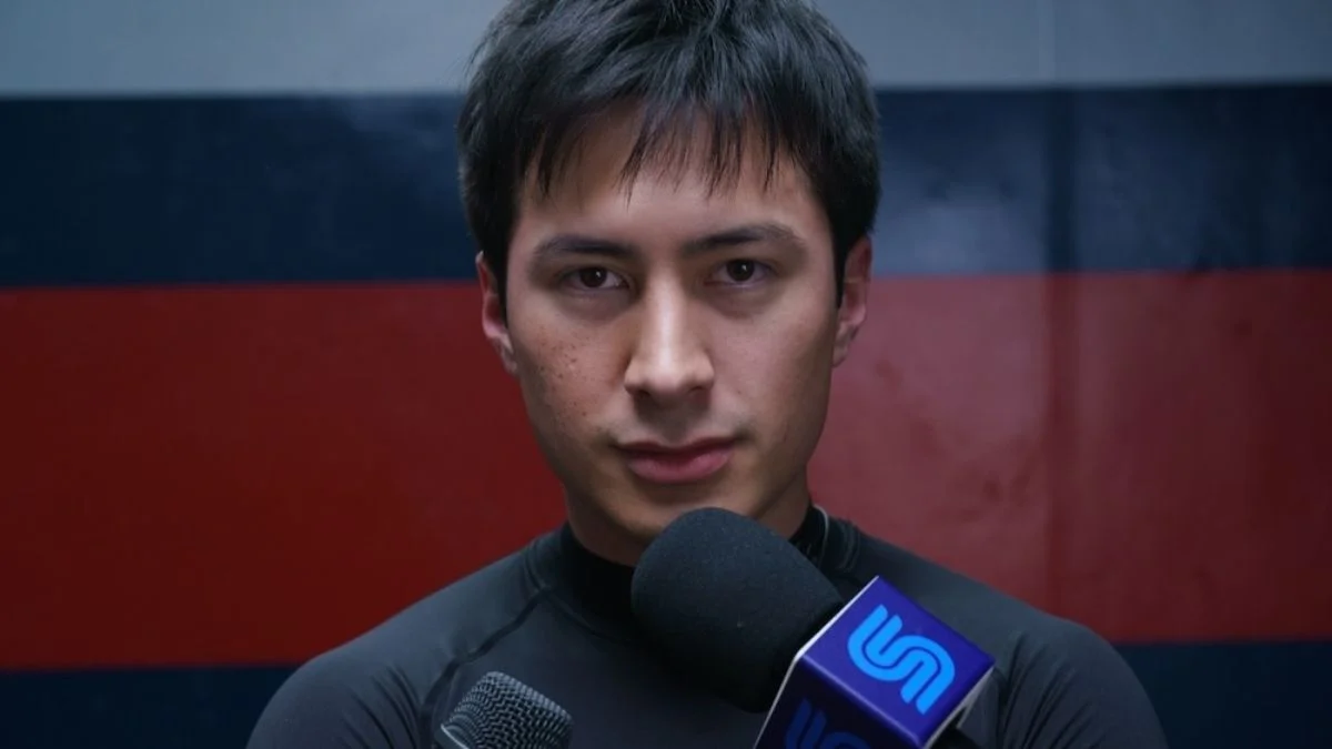 Hudson Williams Opens Up About His Workout, Dimples, and Stretch Marks ...