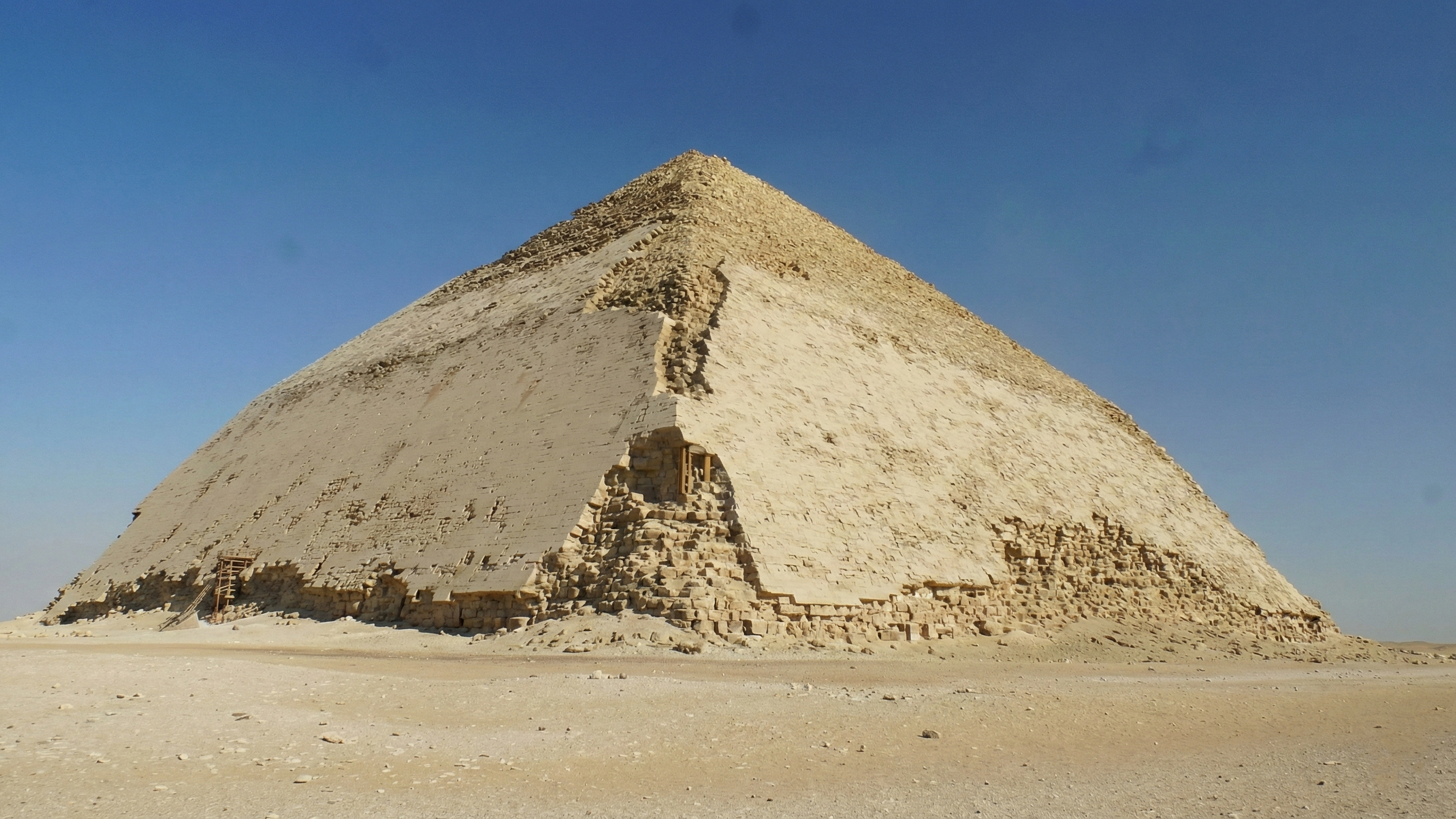 Scientists say Egypt’s oldest stonework makes no sense
