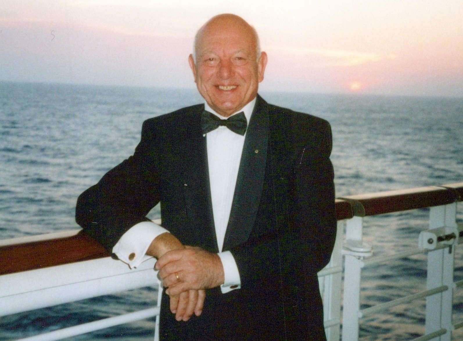 Tributes paid to much-loved grandad and Gravesend hairdresser Tony ...