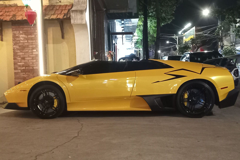 Lamborghini Murcielago LP640-4 Roadster xuất hiện trên đường phố Gia Lai