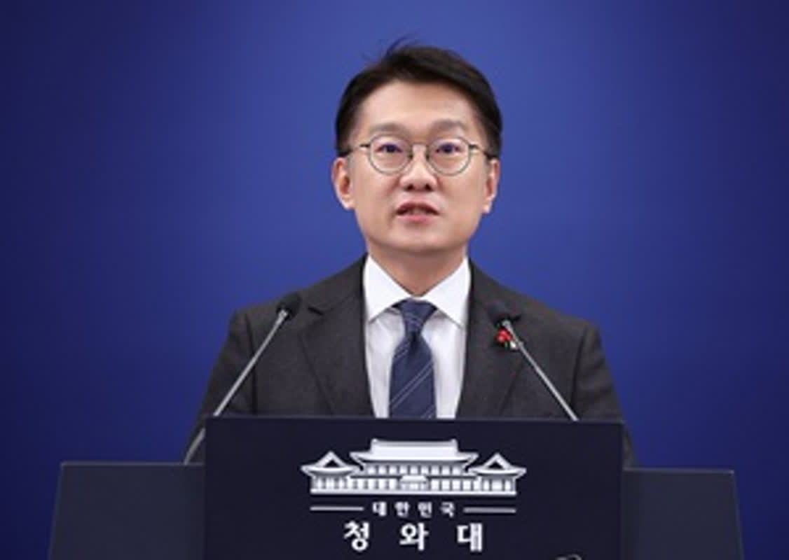 靑대변인 "봉욱 '중수청 책임론' 일부 사실과 달라...대통령 의지 의심 안해도 돼"