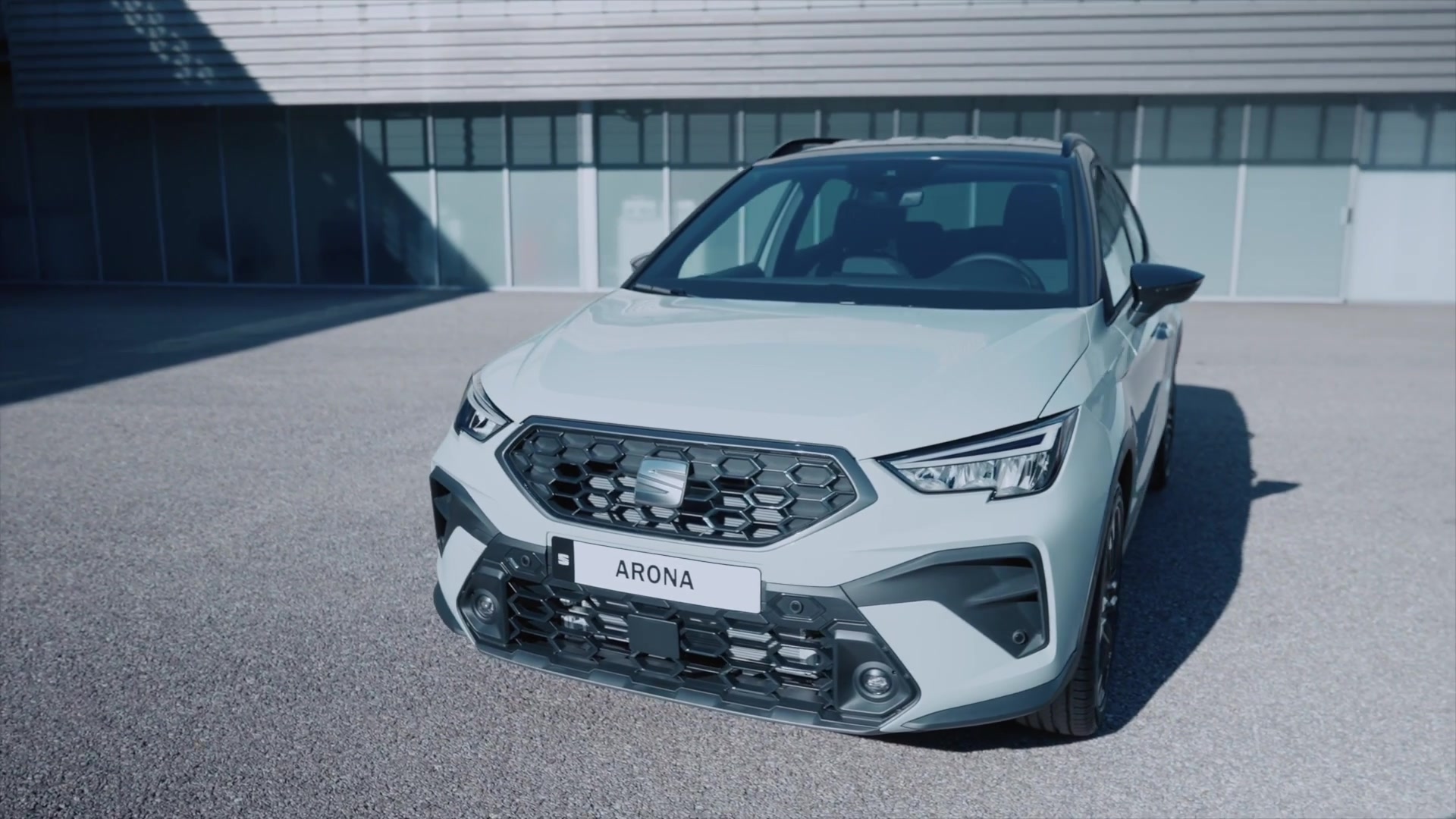 SEAT Ibiza and Arona - SEAT shows the process from the first drop to ...
