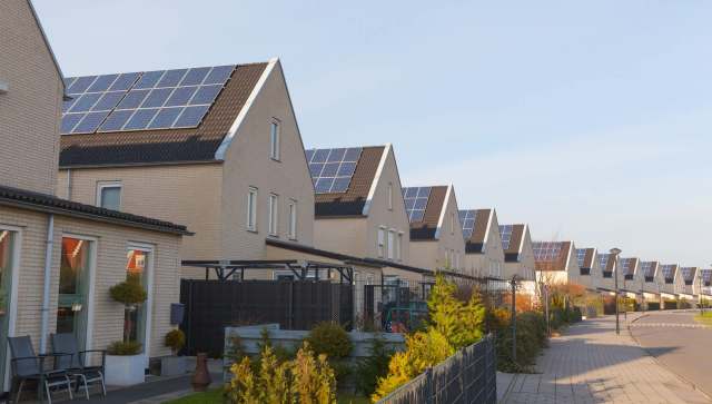 Ohio homeowners file lawsuit against their town over new solar panel ...