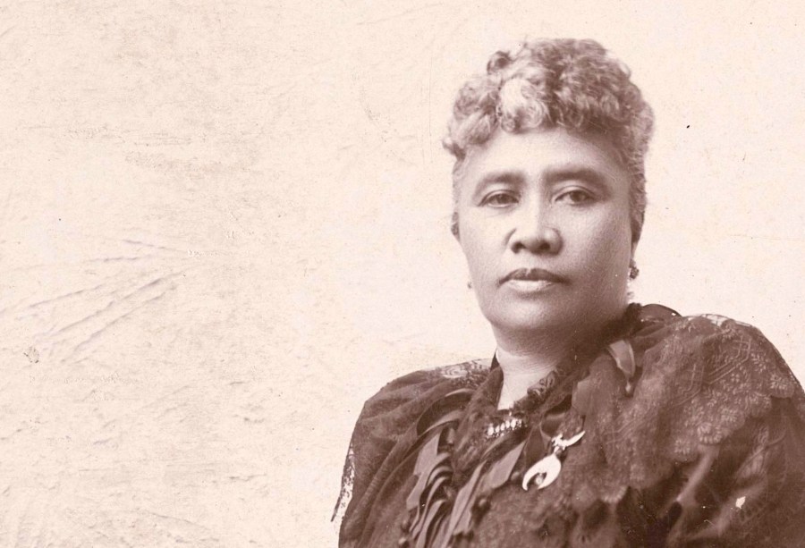 A statue that speaks to the illegal overthrow of the Hawaiian Kingdom