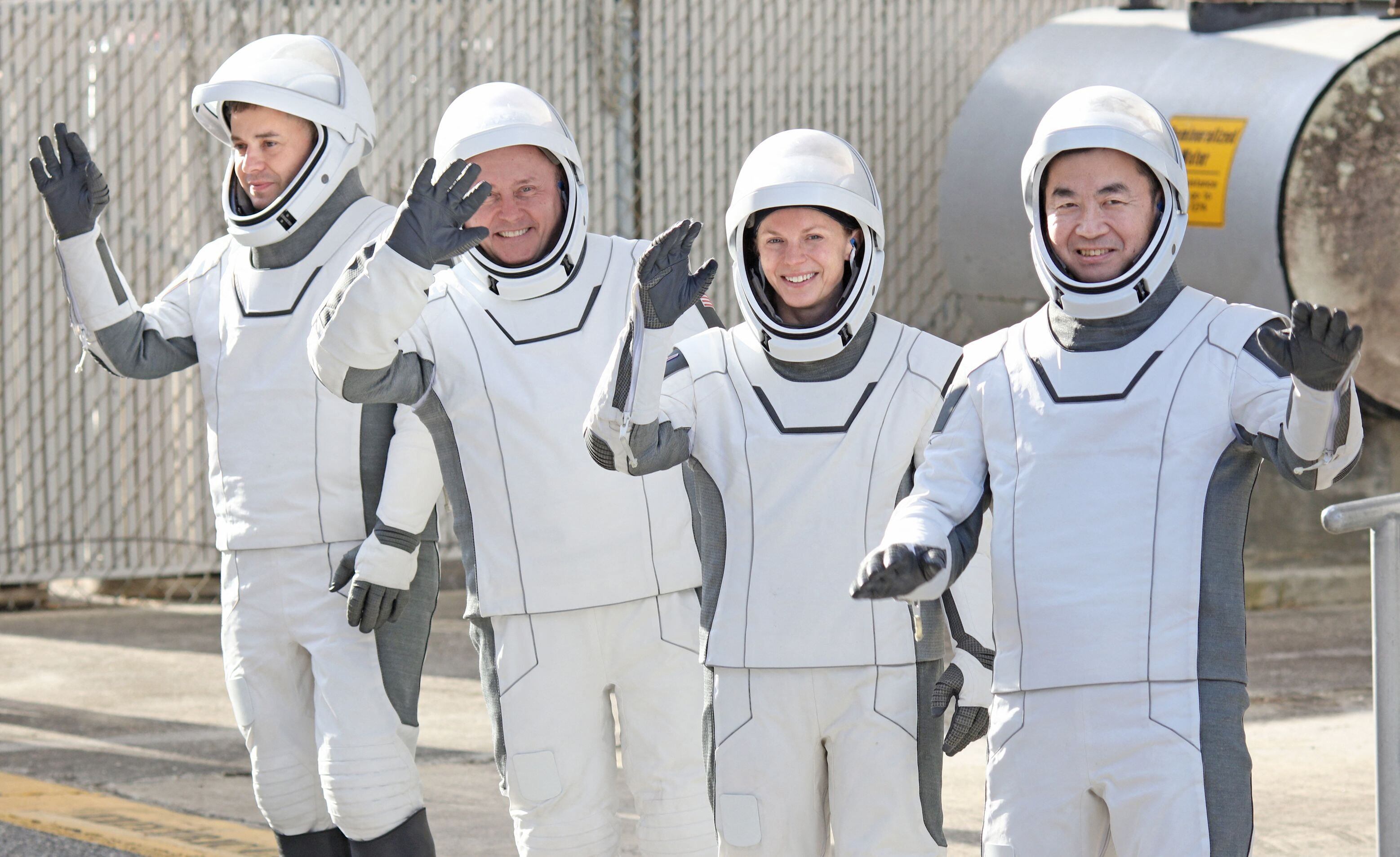 Une décision « douce-amère » : un équipage de l’ISS attendu sur Terre ...