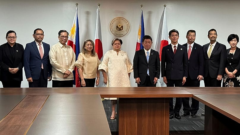 Japón y Filipinas firman un acuerdo de defensa para contrarrestar la ...