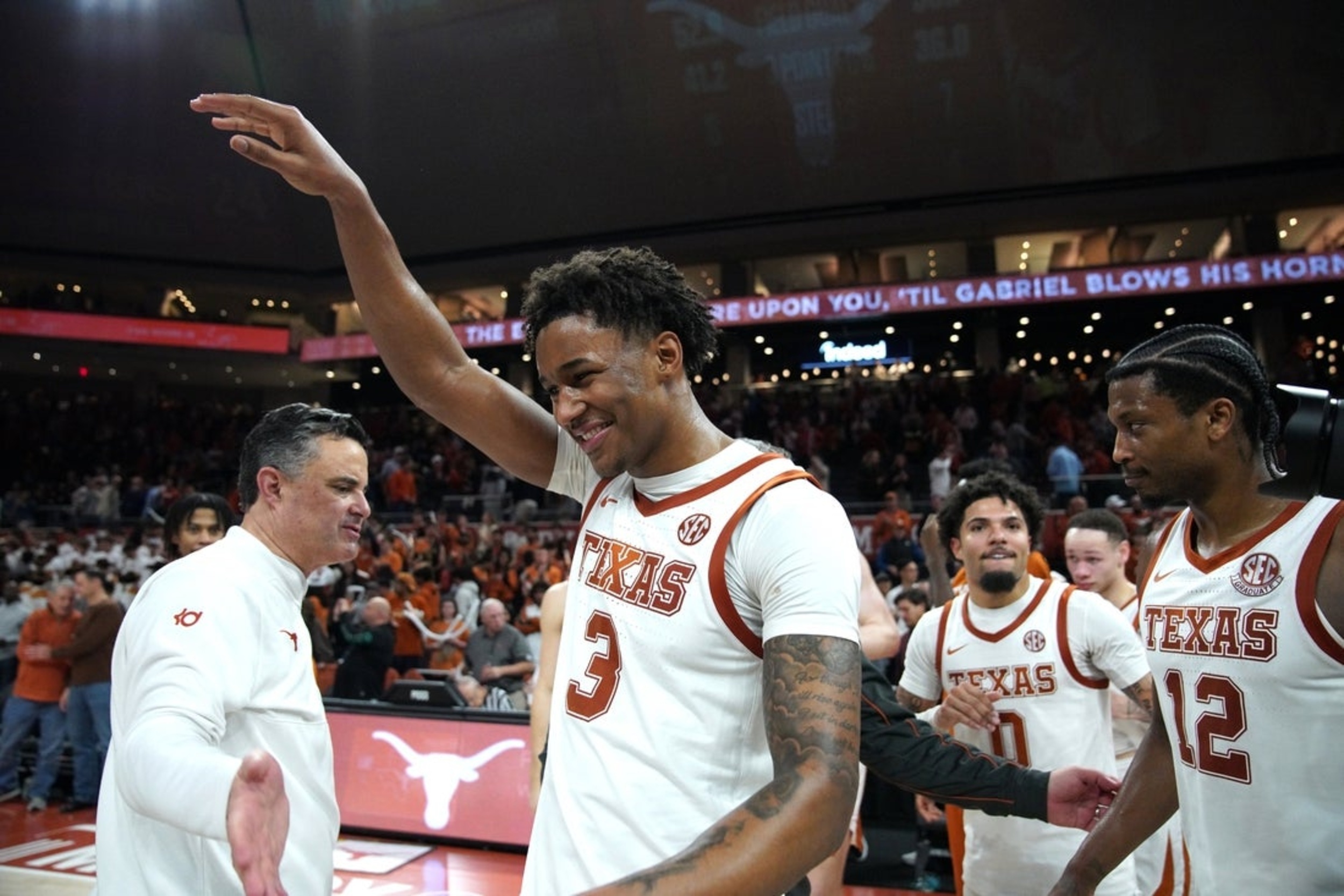 Top 25 roundup: Texas ends No. 10 Vanderbilt's perfect start