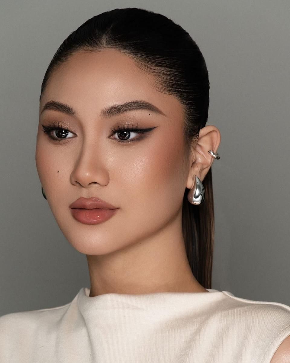 5 inspirasi eye makeup untuk office look, fresh dan elegan