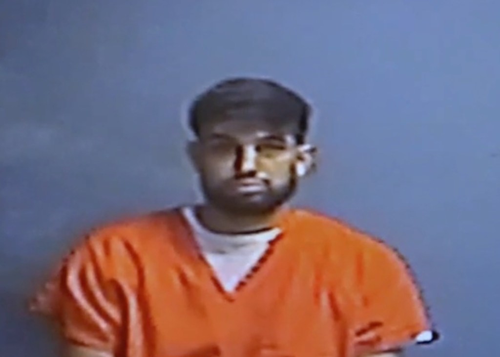 Delta passenger sentenced to 18 months in prison for trying to open ...