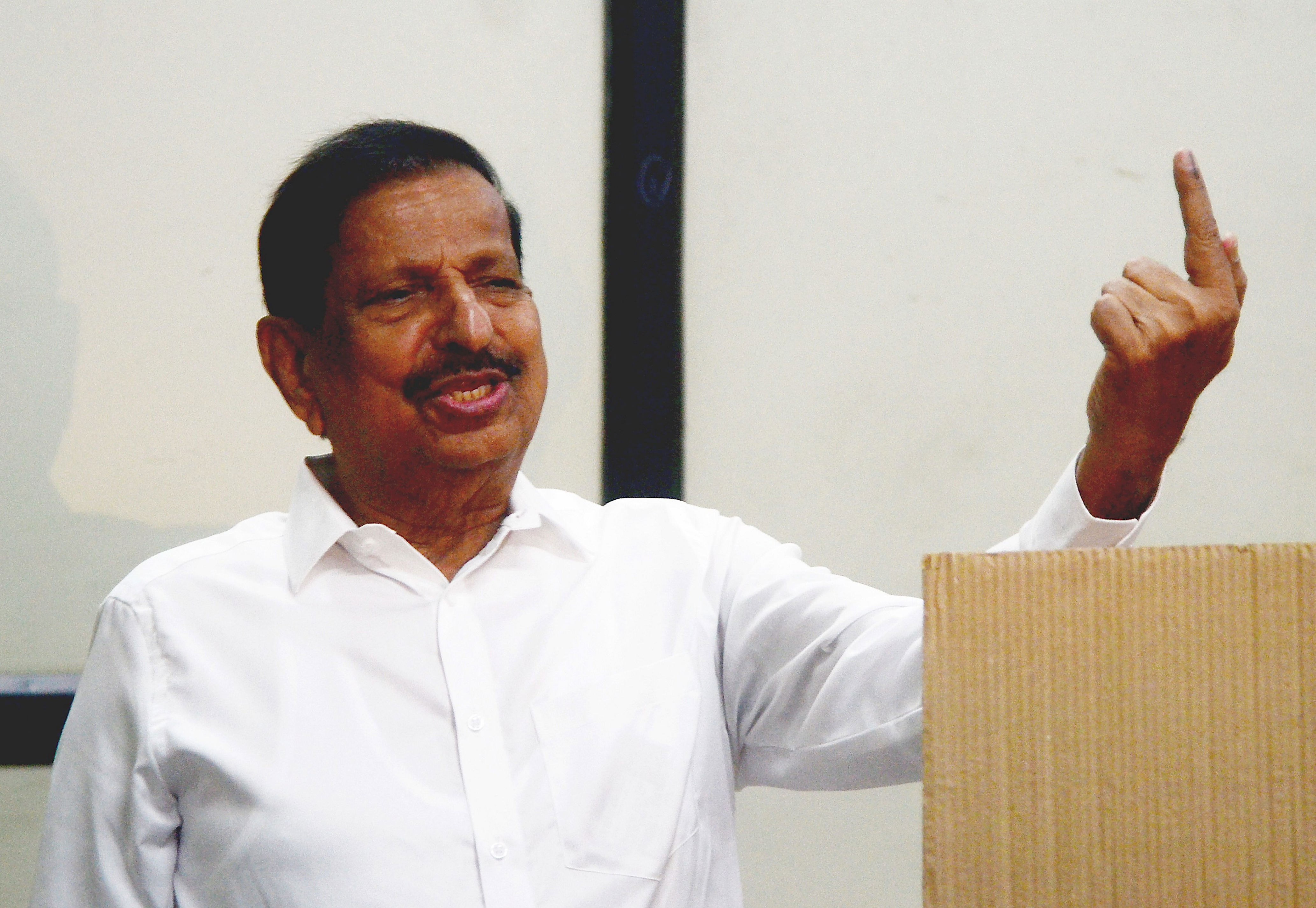 Navi Mumbai civic polls: Minister Ganesh Naik faces voter list snag ...