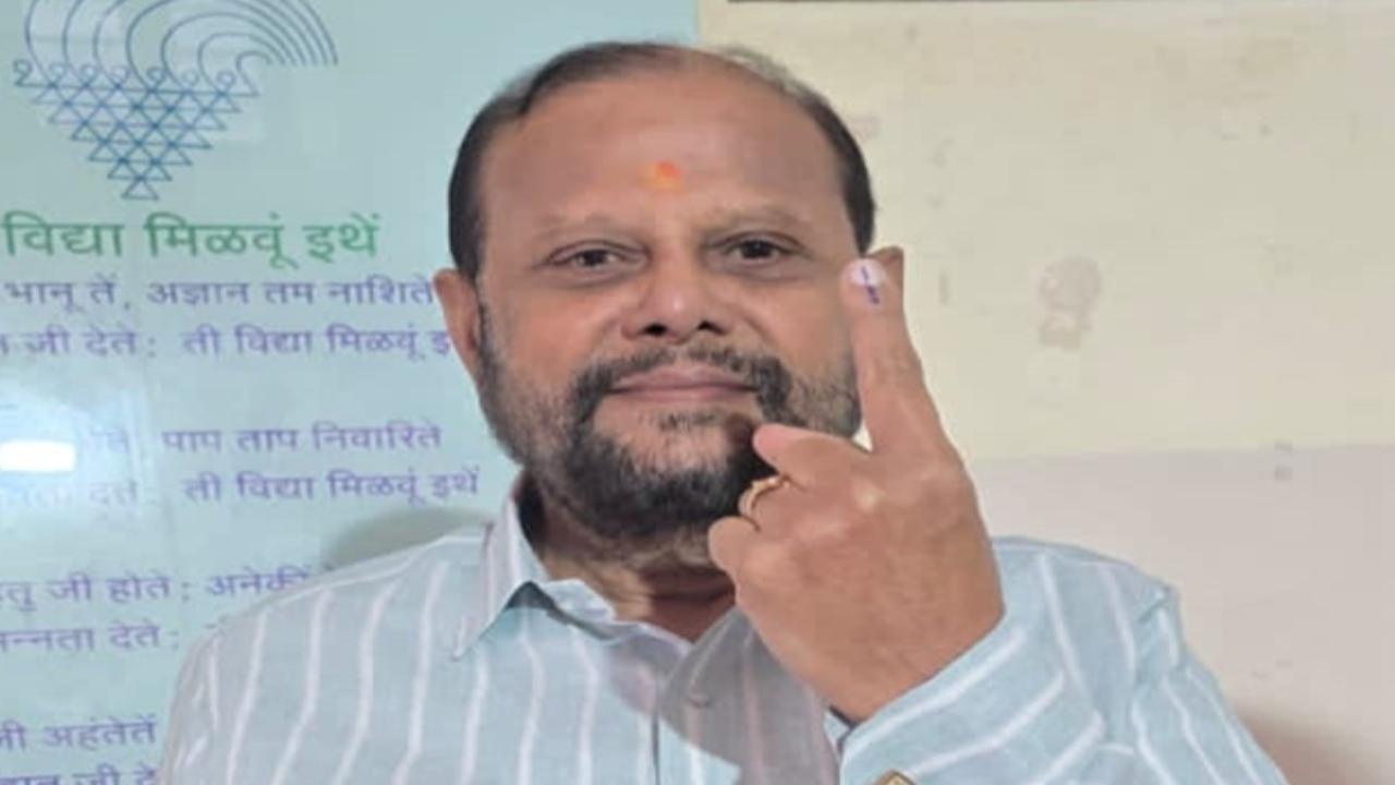 Civic polls: Tension at Pune polling booth over alleged EVM malfunction