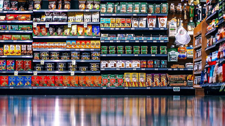 Some Arizona shoppers face sticker shock with rising grocery prices