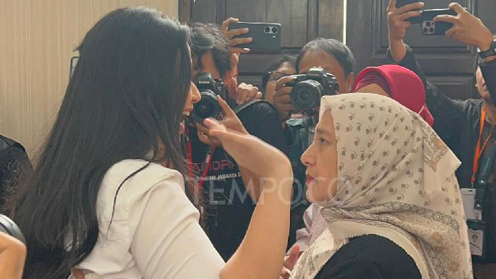 Surat Laras Faizati sebelum vonis: Mohon doa dan dukungan