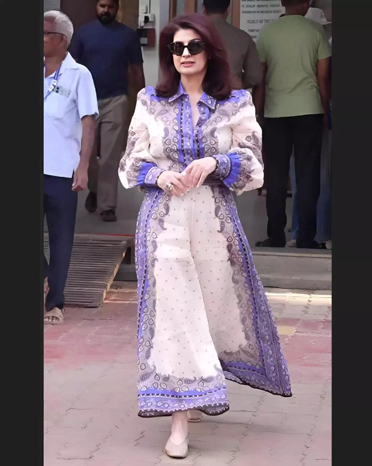 BMC Elections 2026: Akshay Kumar and wife Twinkle Khanna cast their ...