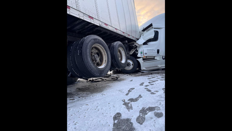 Indiana Toll Road reopens after 30-vehicle pileup in Elkhart County