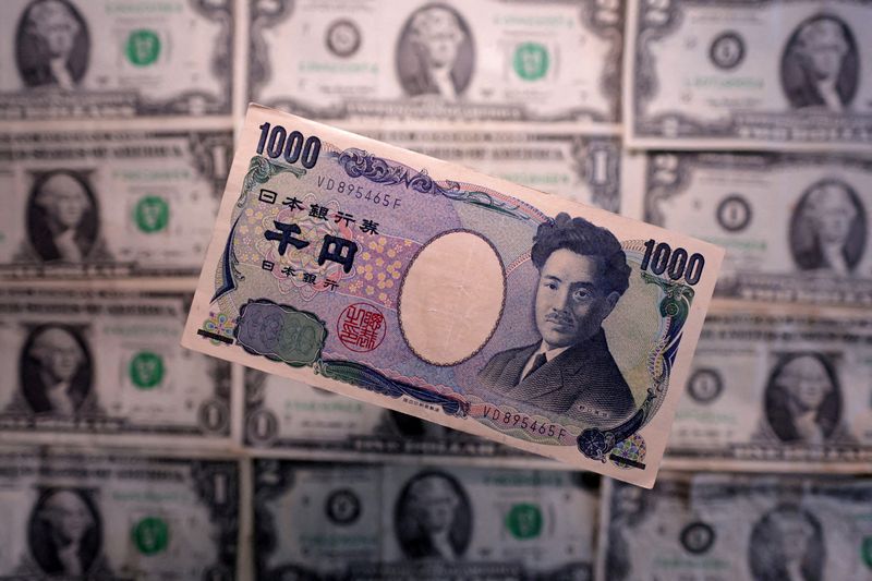 Yen steadies as Japan election looms, intervention fears build