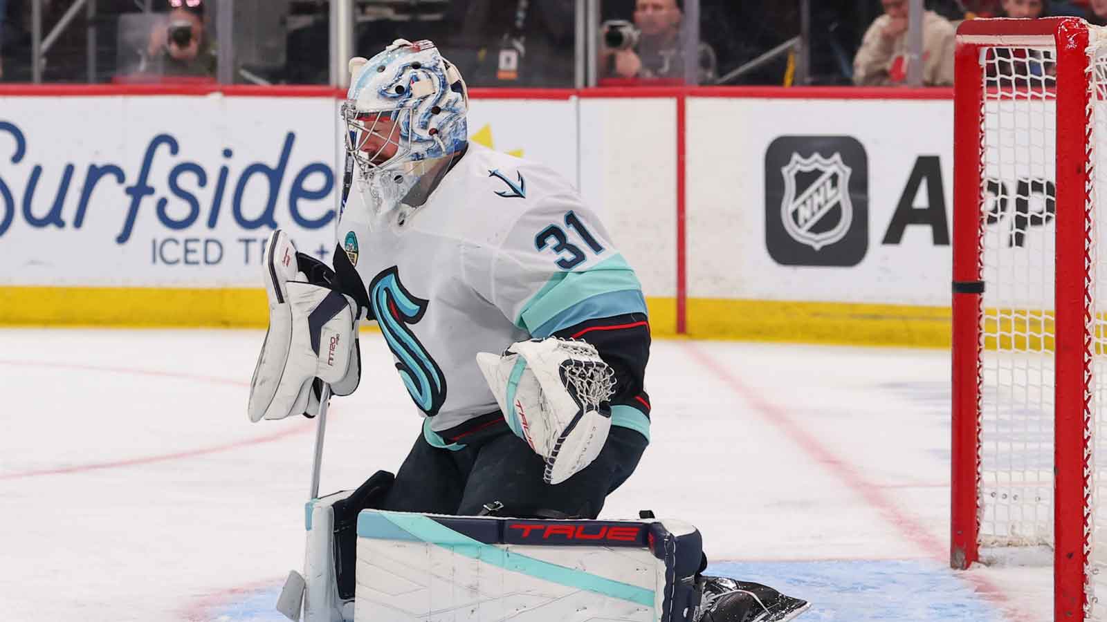 Kraken’s Philipp Grubauer nearly sparks brawl after shoving Devils ...