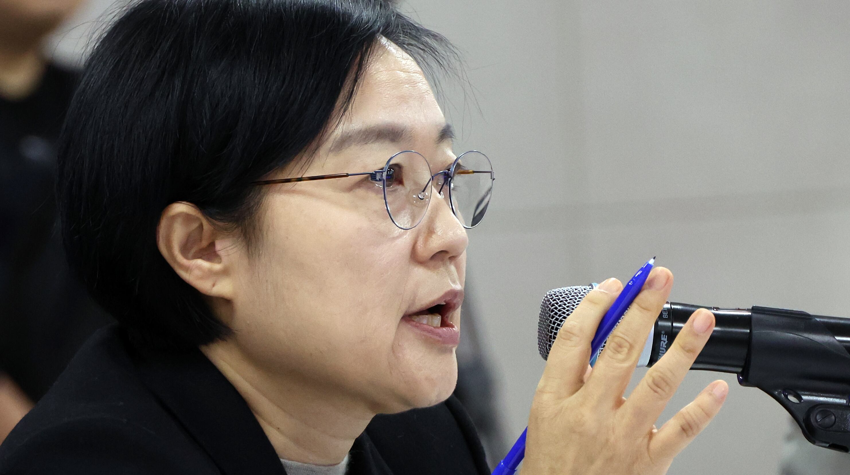 Minister Han Seong-sook implements three anti-broker measures