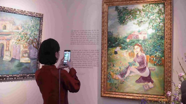 Triển lãm "Mộng giữa chiều hoa" lan tỏa di sản qua hội họa