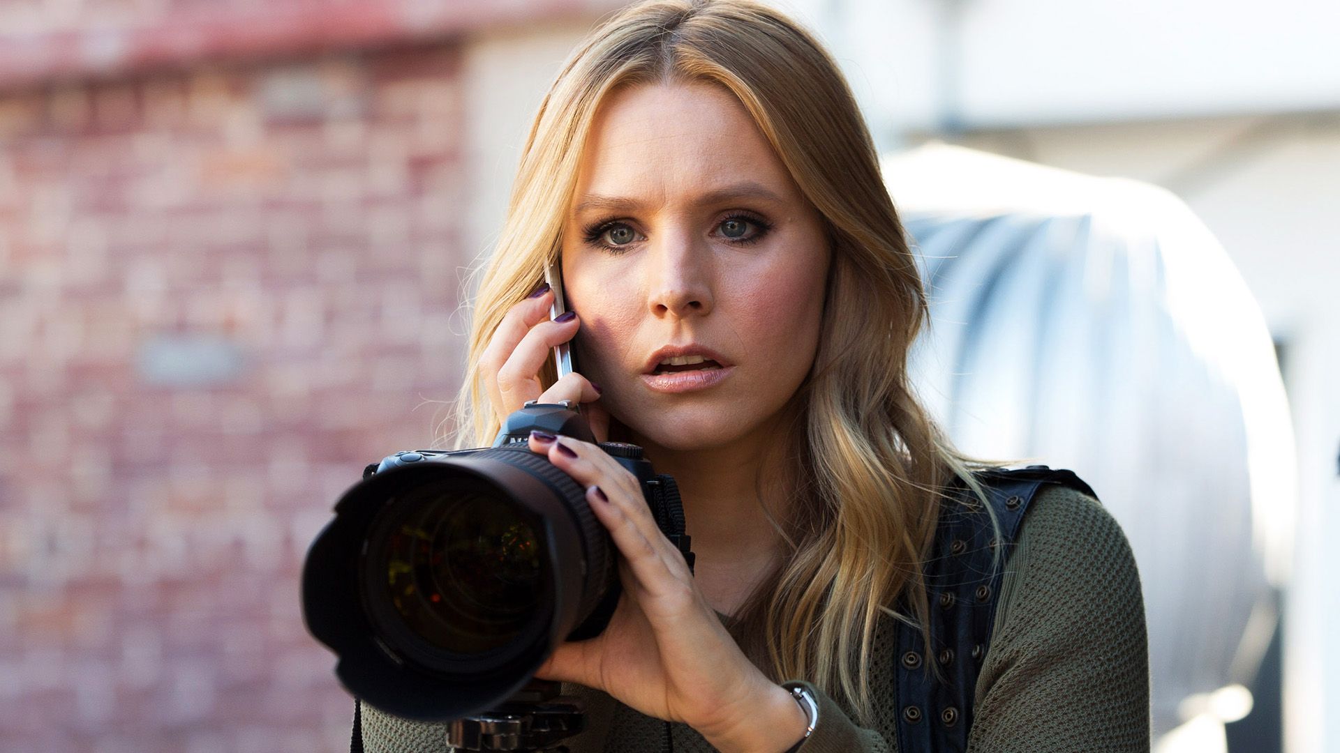After 22 years, Kristen Bell’s thriller finally hits Netflix with a ...