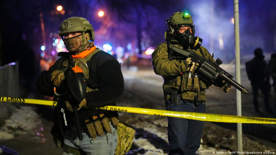 Minneapolis: Officer shoots person in leg during arrest