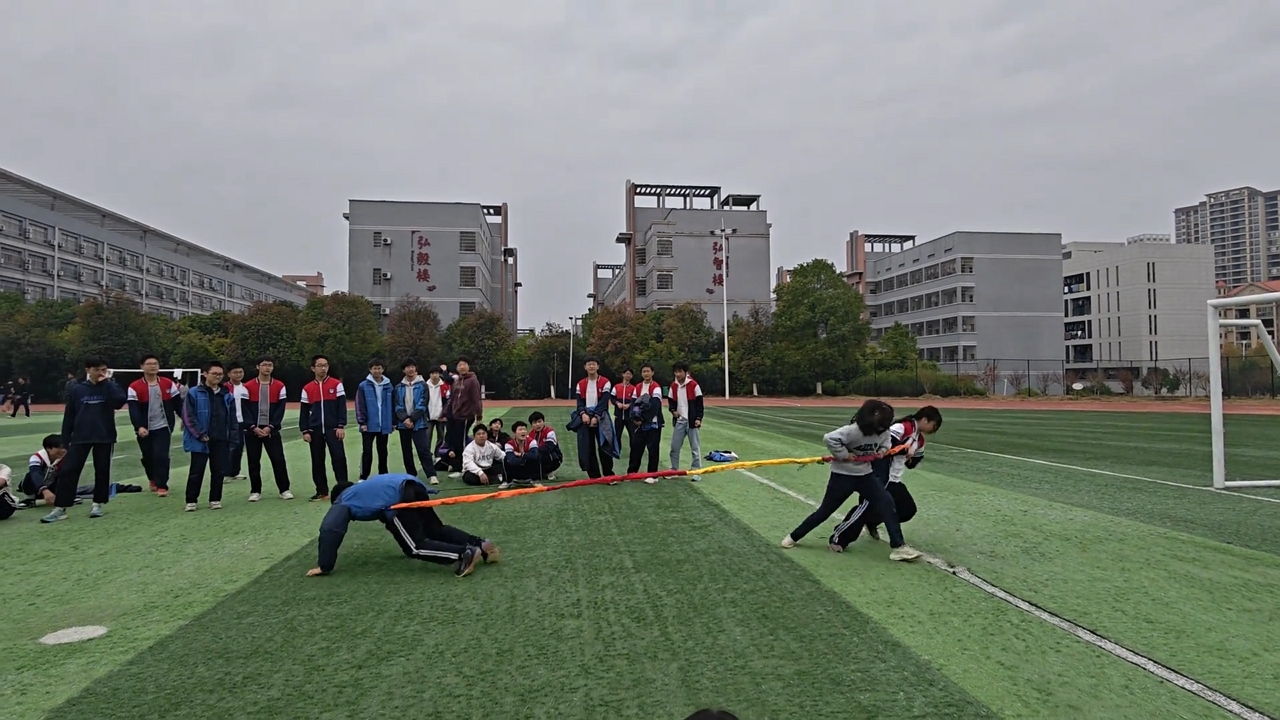Tug-of-war ends in pile-up on school field in Hunan, China