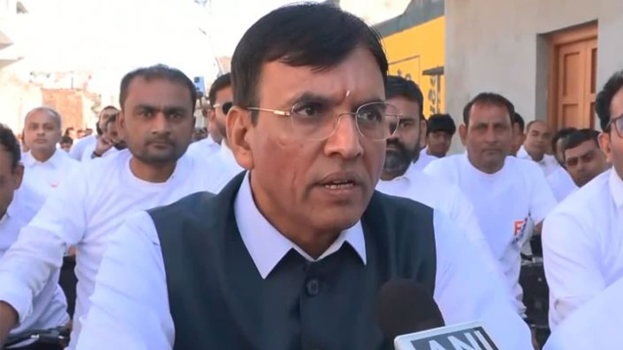 Mandaviya cycles in Hanol for Atmanirbhar Festival, Fit India