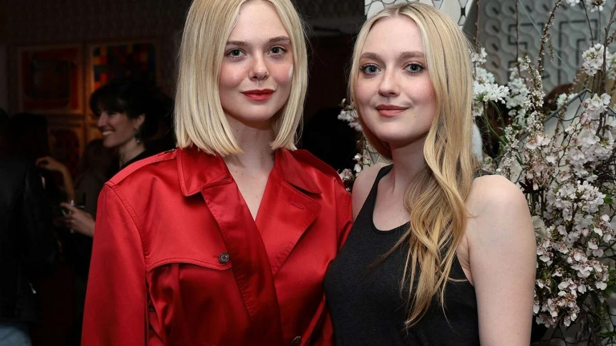 People were shocked to learn the real names of sisters Elle and Dakota ...