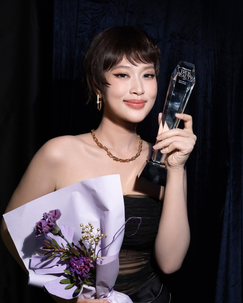 Dàn hoa hậu Việt Nam liên tiếp thắng lớn với loạt giải thưởng uy tín