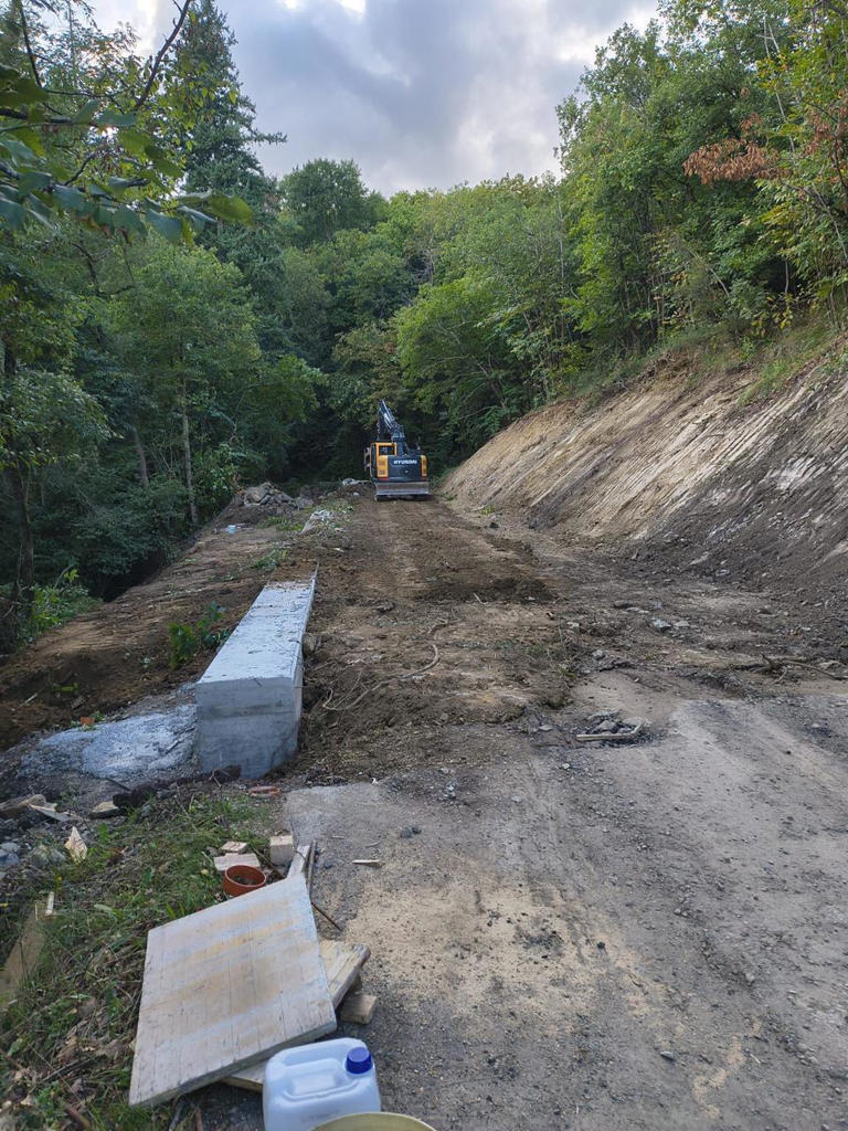 Neve e frane, disagi per i pendolari. Strade ko tra Vernio e Mugello