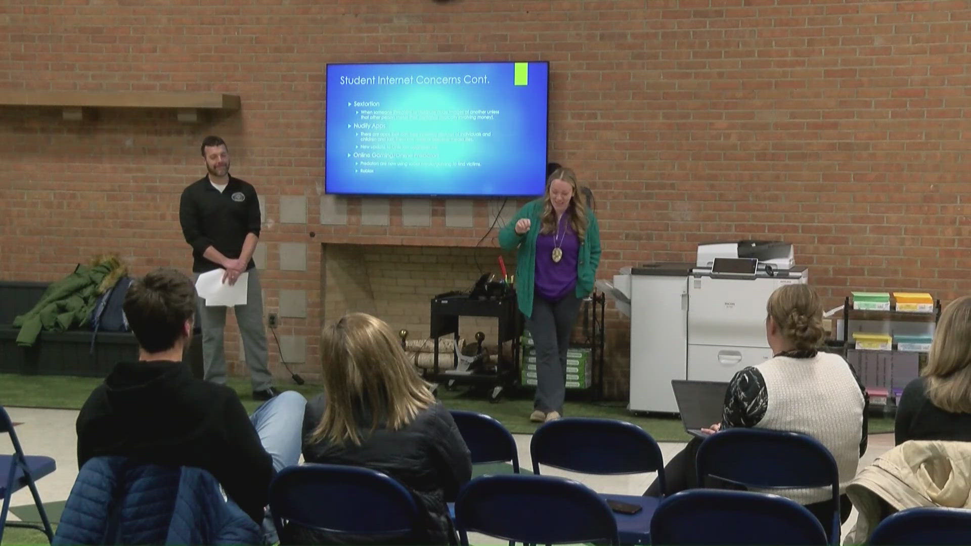 Perrysburg police teach cyber safety for youths to parents