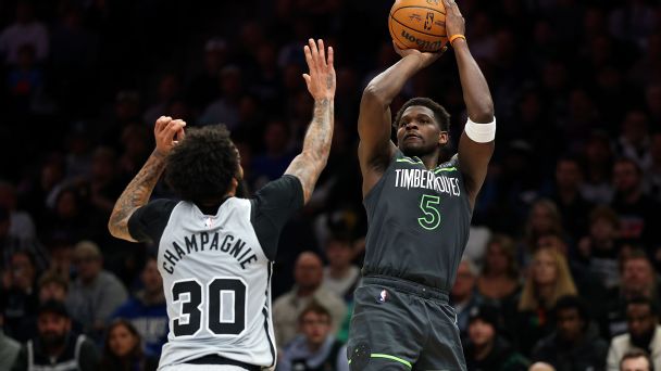 NBA teams with most consecutive games at 100-plus points