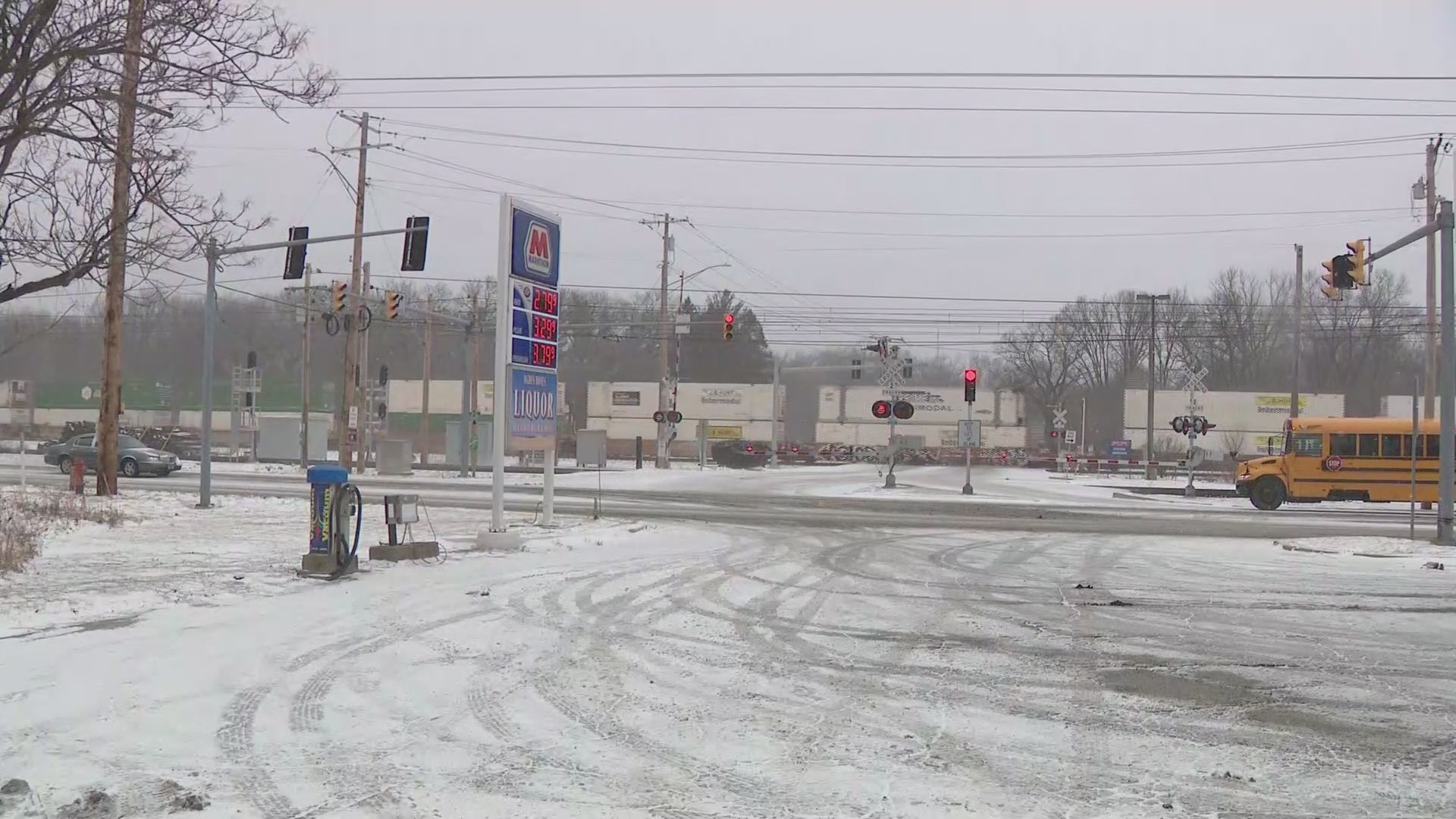 Lake effect snow falls in Northwest Indiana