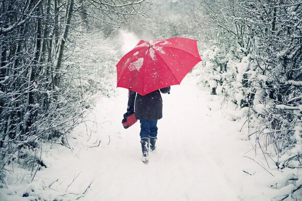 Snow forecast maps show Britain 'covered' - only 5 counties escape ...