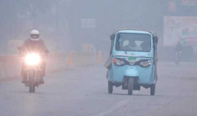Delhi experiences cold wave with record low temperatures