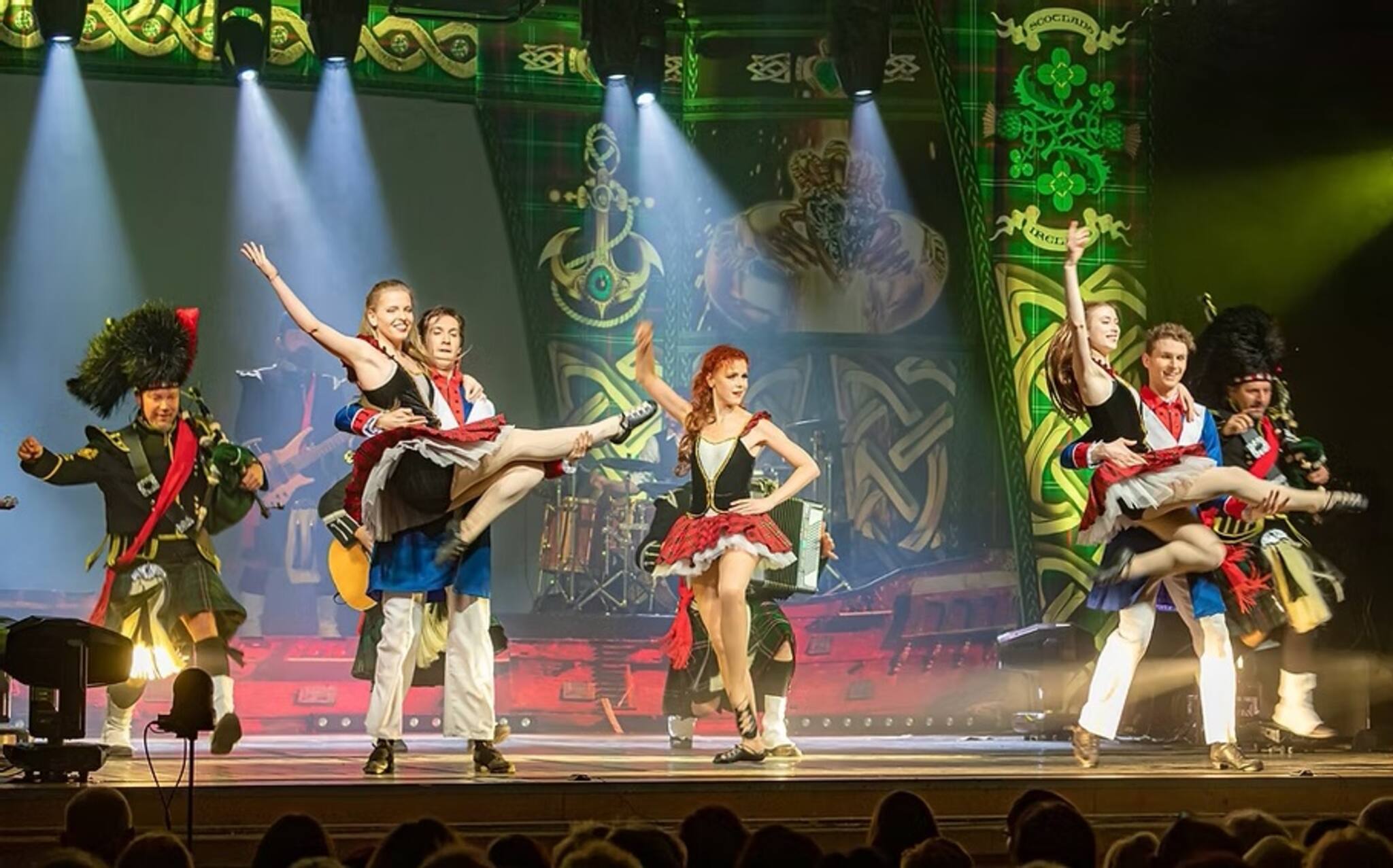 Party in der Diskothek Crazy, Tango im Café und Karneval: Das ...