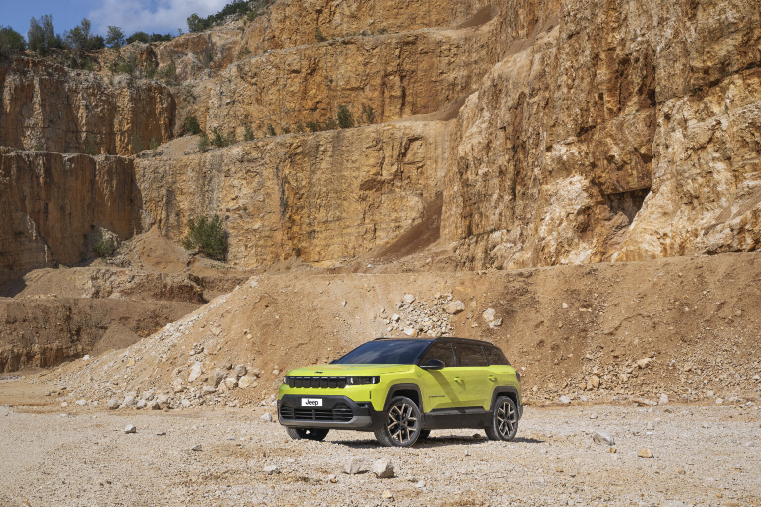 Jeep apre gli showroom, arriva la Compass della maturità