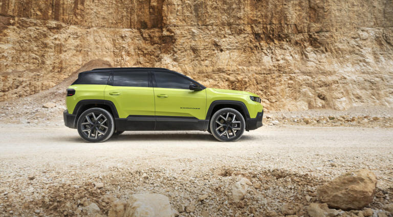Jeep apre gli showroom, arriva la Compass della maturità