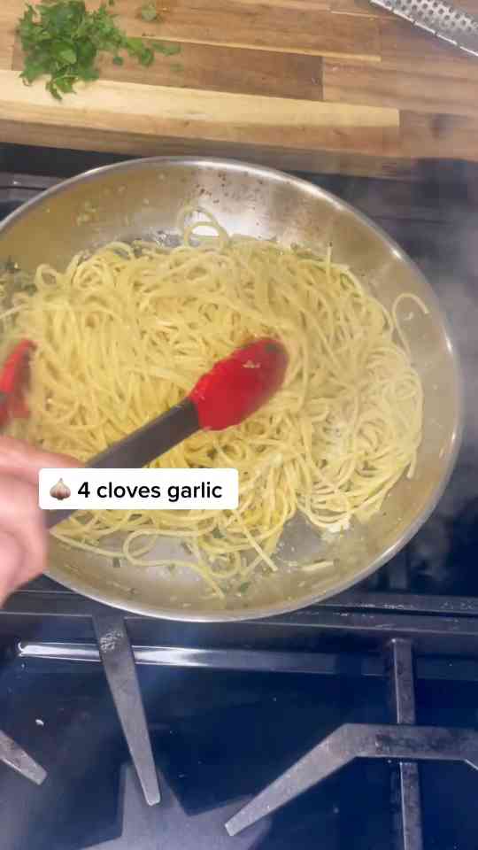 Easy lemon garlic pasta