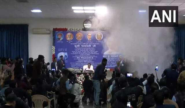 Mayawati halts press conference amid smoke incident on her birthday