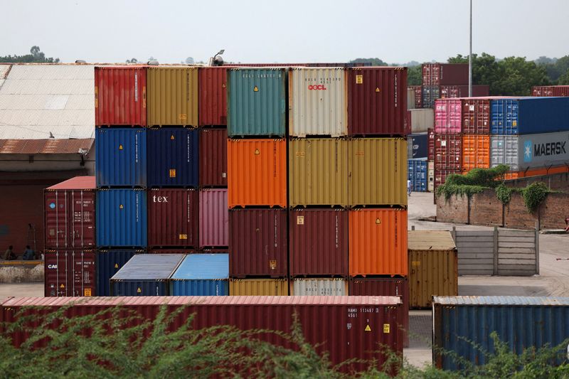 India trade deficit slightly widens to $25.04 billion in December