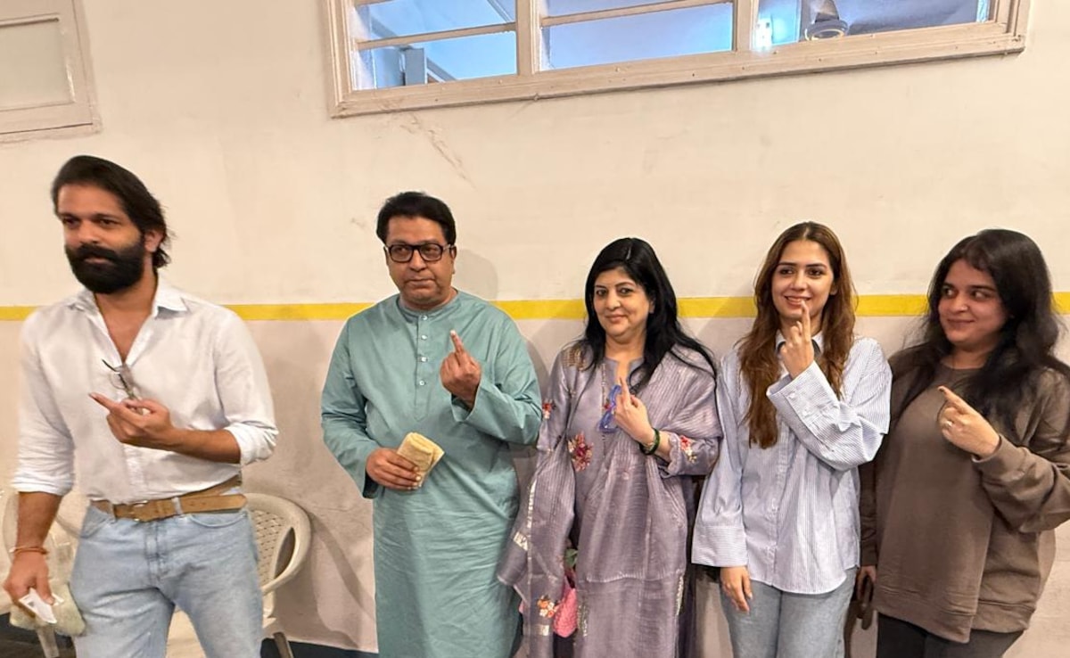 Pens used instead of indelible ink: Thackerays' big charge on Mumbai ...