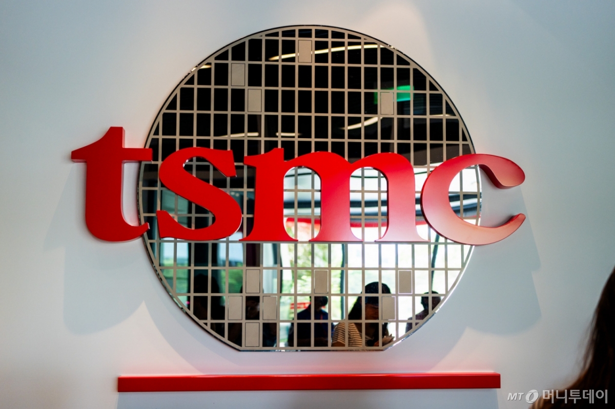 TSMC 4분기 순이익 23.5조원 사상최대치 경신 "수요 강세 지속"