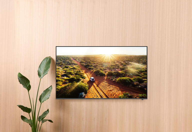 Huge screen, tiny price: How to score a 70" 4K Tizen-powered smart TV ...